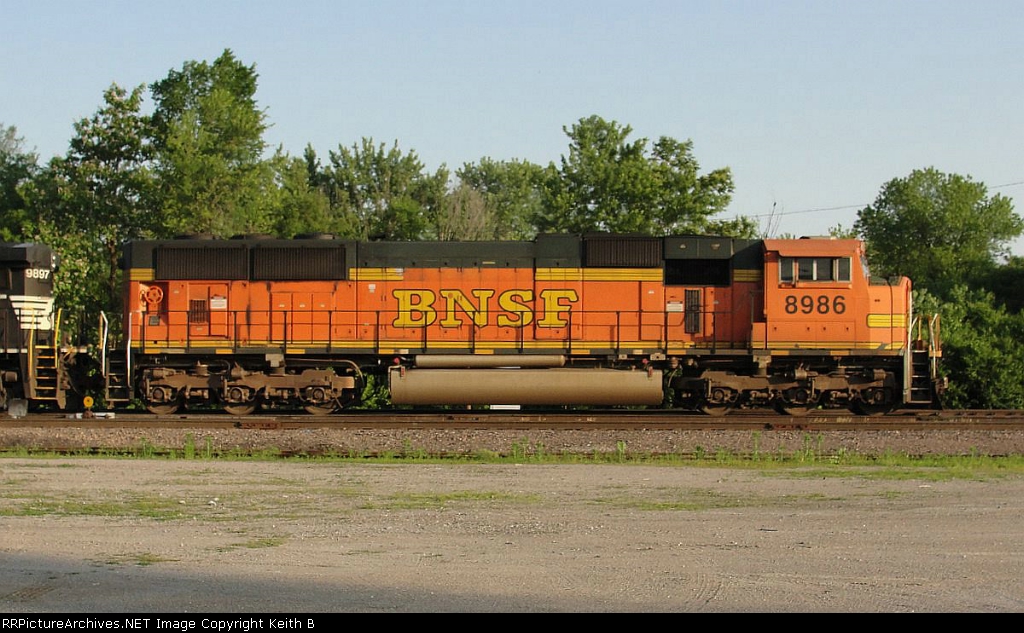 BNSF 8986
